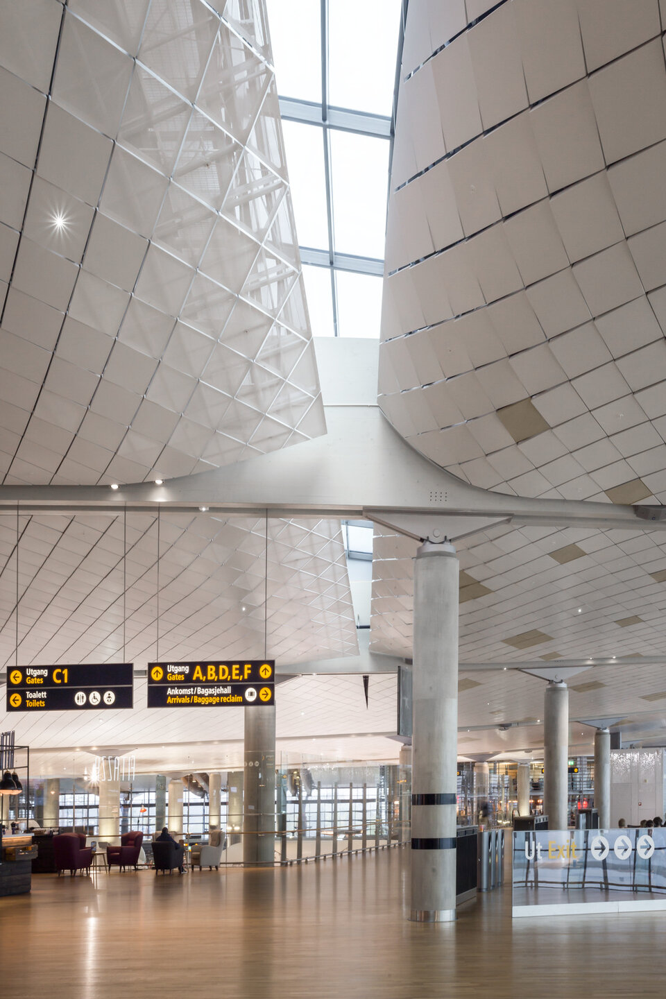 Innovative Innenausbau-Lösungen am Flughafen Oslo | Lindner Group